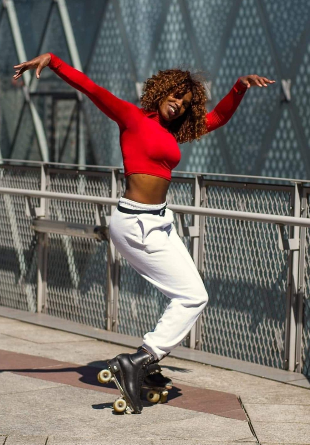 LE ROLLER DANCE A LILLE AVEC UNE TOUCHE "AFRO" - Waka Waka Dance Academy